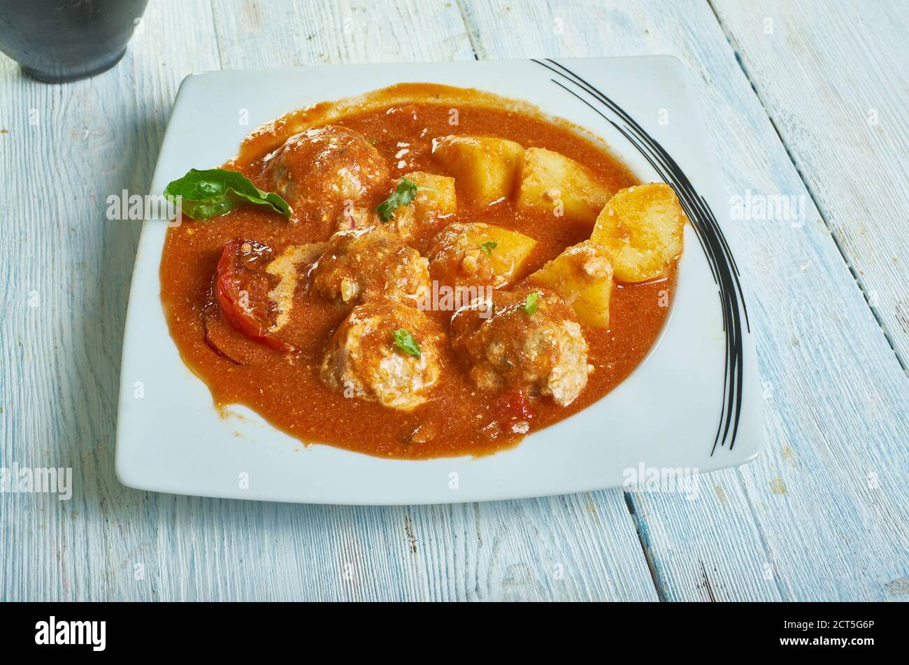 Kyufteta po chirpanski - Bulgarian meatballs in sauce Stock Photo - Alamy