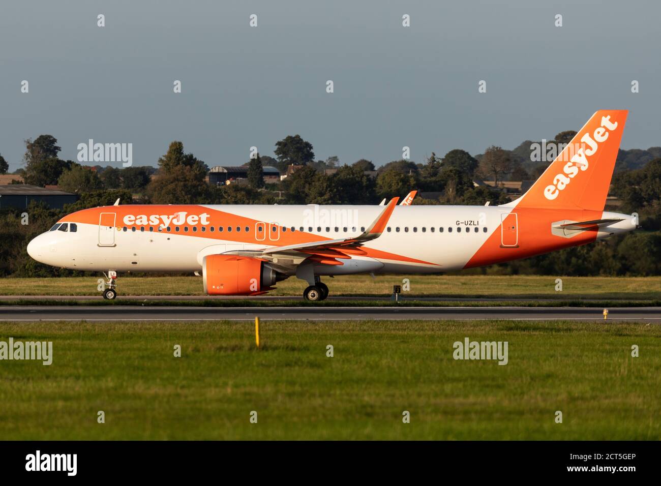 Easyjet airbus a320 neo hi-res stock photography and images - Alamy