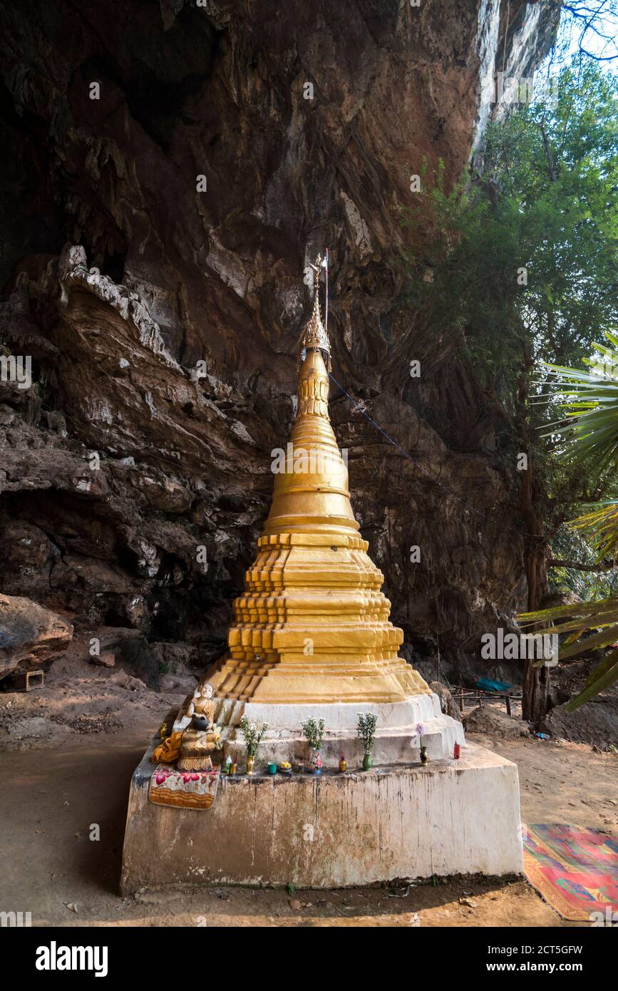Sadan cave temple hi-res stock photography and images - Alamy