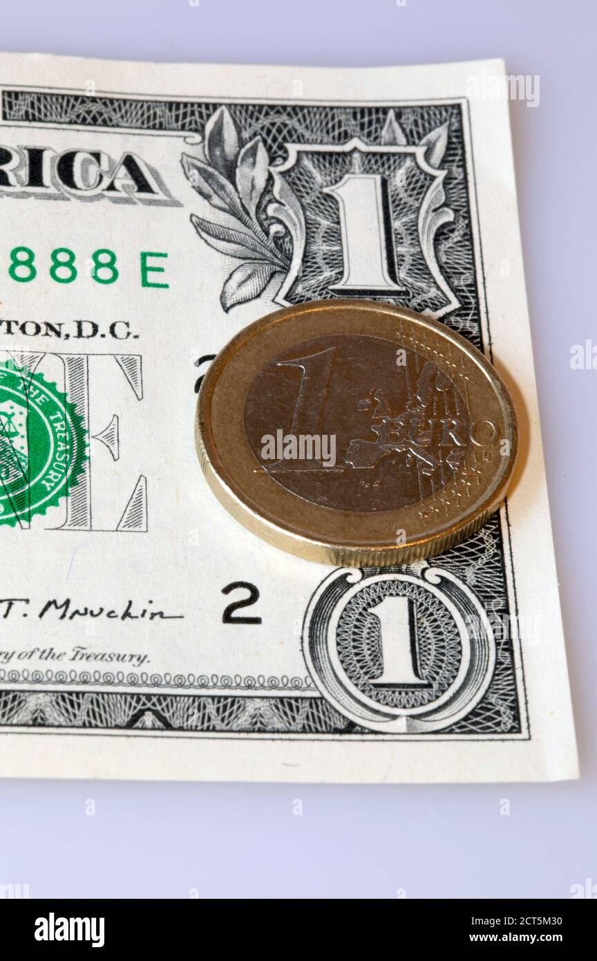 Cologne, Deutschland. 20th Sep, 2020. US dollar and euro (theme image ...