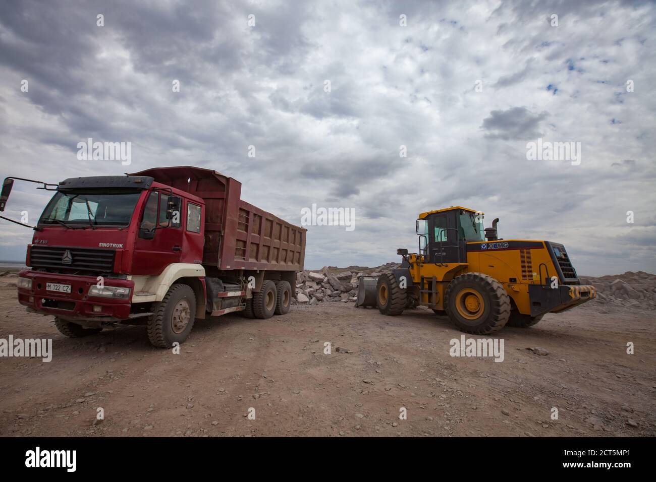 Construction materials truck hi-res stock photography and images - Alamy