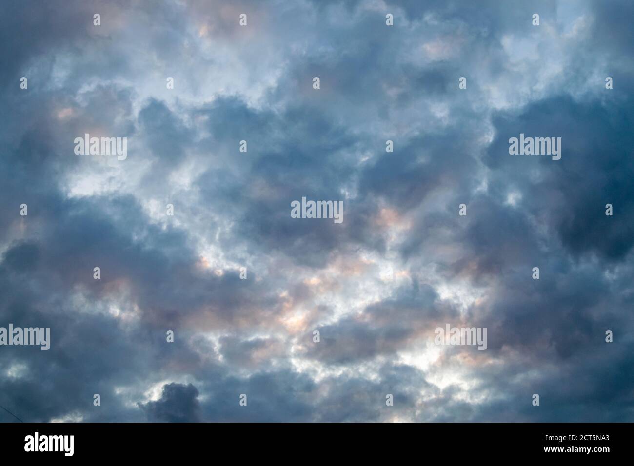 High contrast skys hi-res stock photography and images - Alamy
