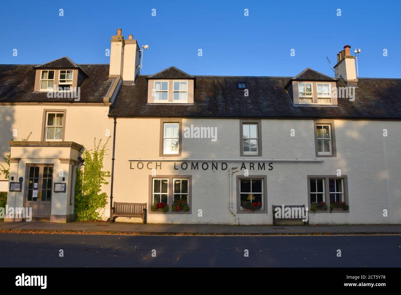 Exterior of Loch Lomond Arms hotel, pub and restaurant in Luss ...