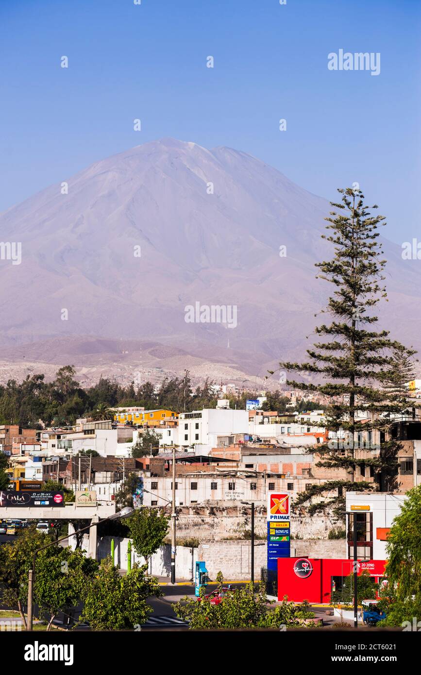 El Misti Volcano (aka Guagua Putina) 5822m summit, Arequipa, Peru ...