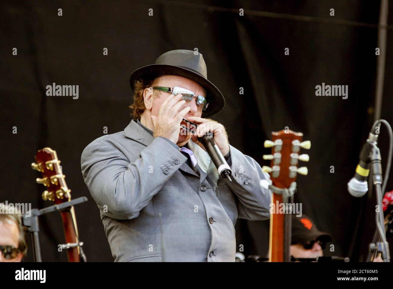 Van morrison saxophone hi-res stock photography and images - Alamy
