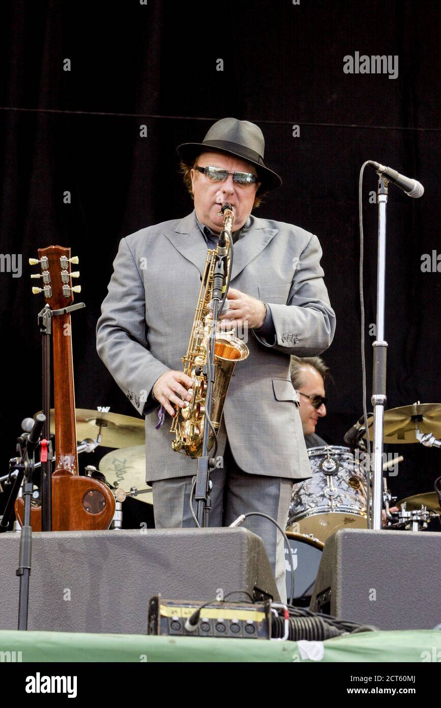Van morrison saxophone hi-res stock photography and images - Alamy