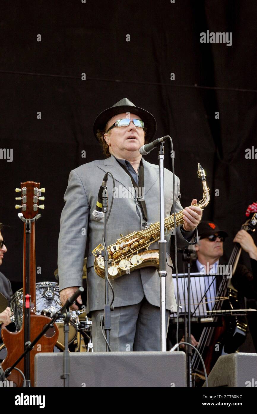 Van morrison saxophone hi-res stock photography and images - Alamy