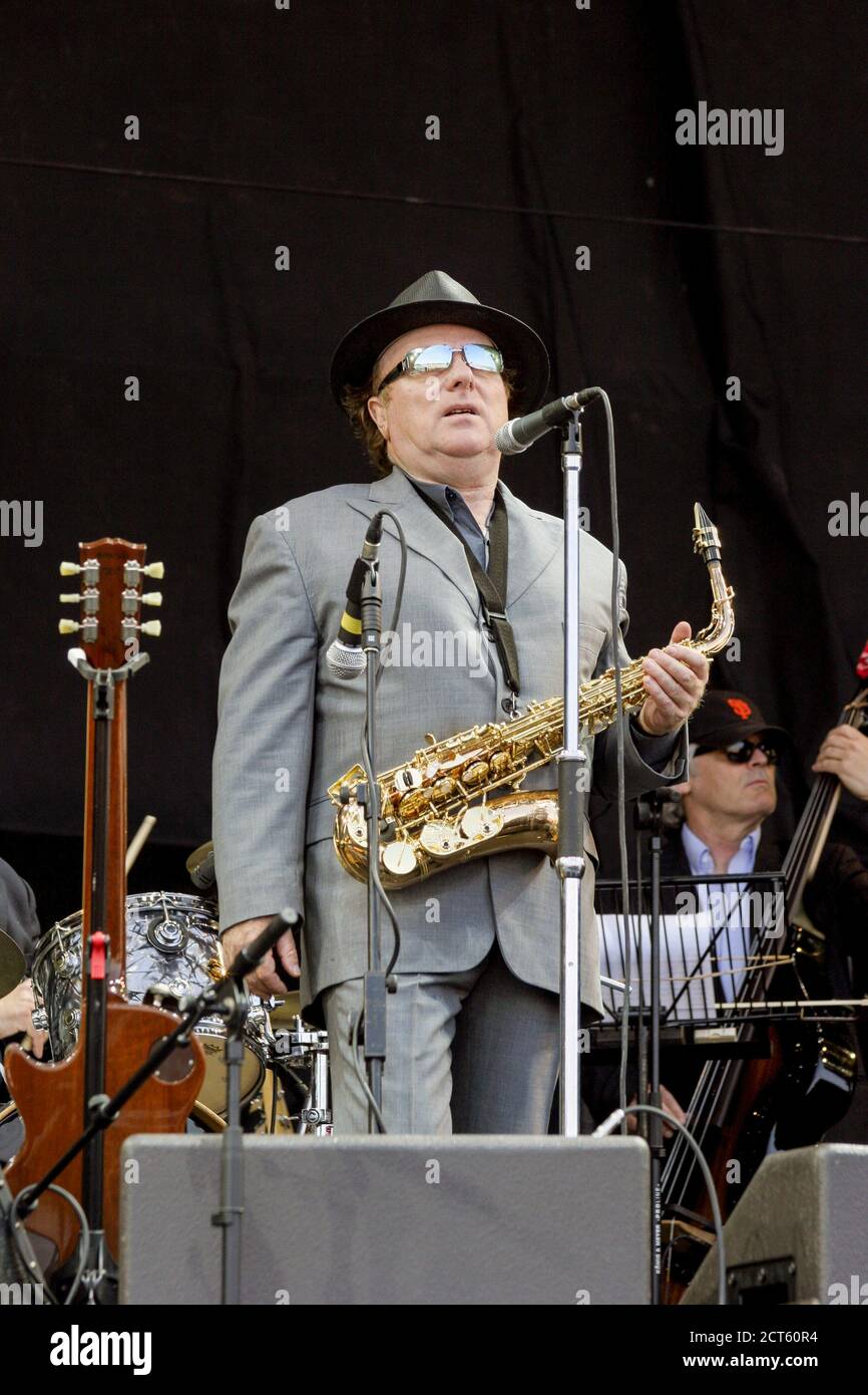 Van morrison saxophone hi-res stock photography and images - Alamy