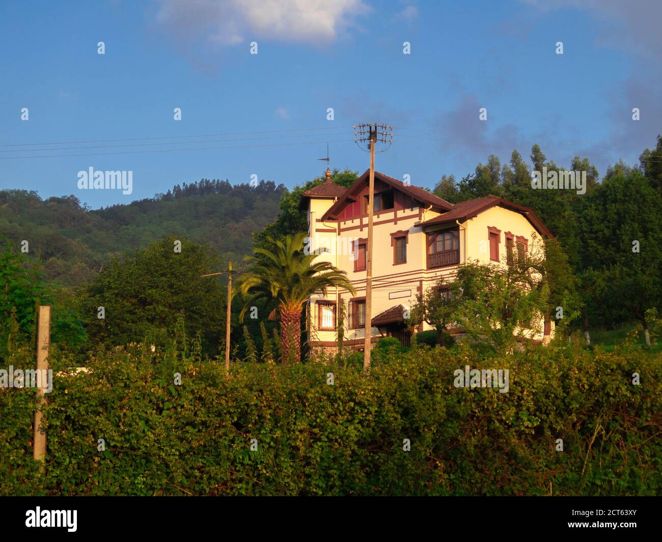 Rural house bizkaia spain hi-res stock photography and images - Alamy
