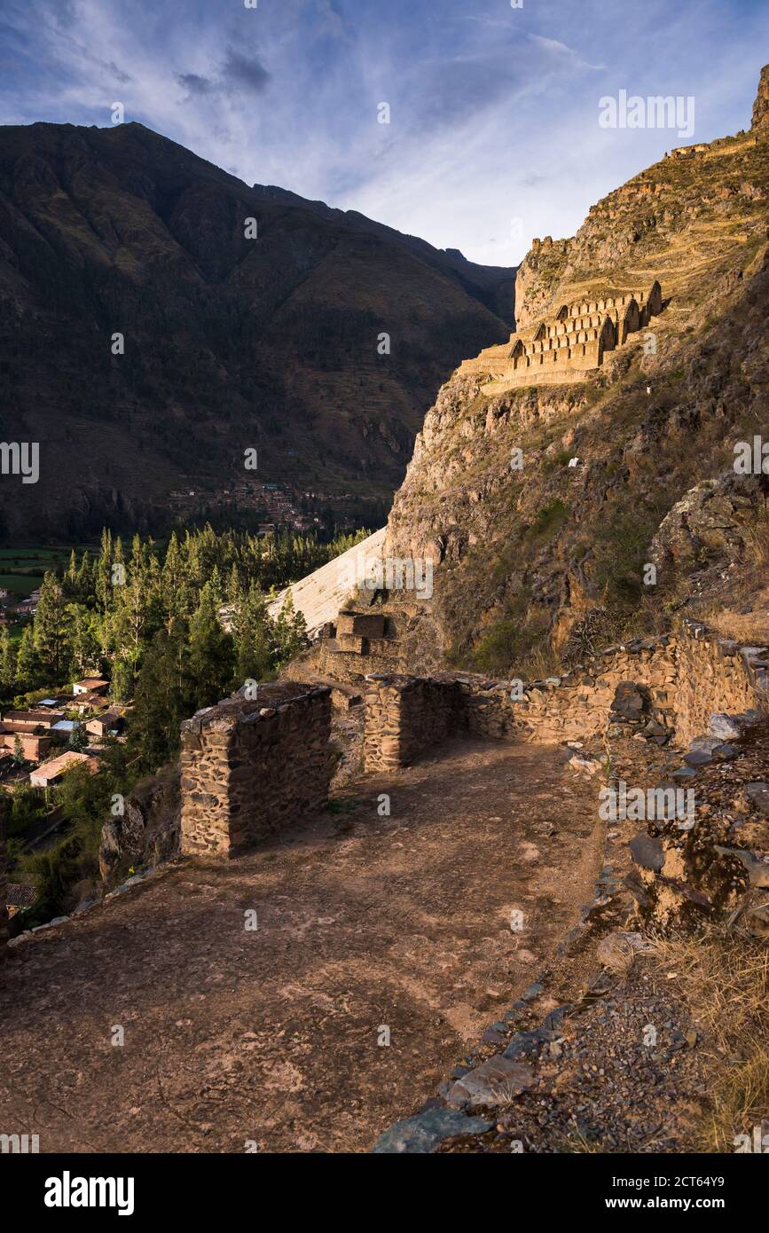 Pinkullyuna inca storehouses hi-res stock photography and images - Alamy