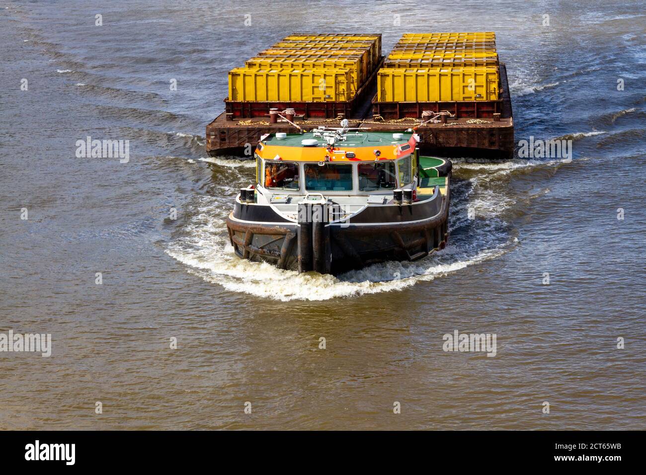 Shipping containers boat hi-res stock photography and images - Alamy