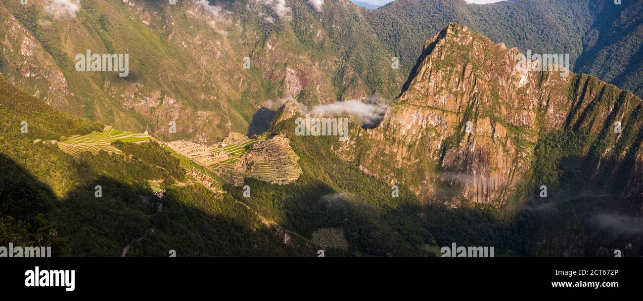 Machu picchu inti punku sun gate hi-res stock photography and images ...