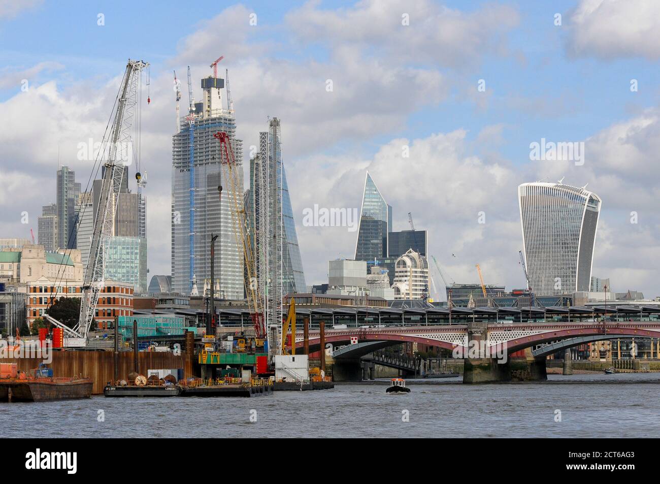 London, River Thames, skyscrapers, finance district Stock Photo - Alamy