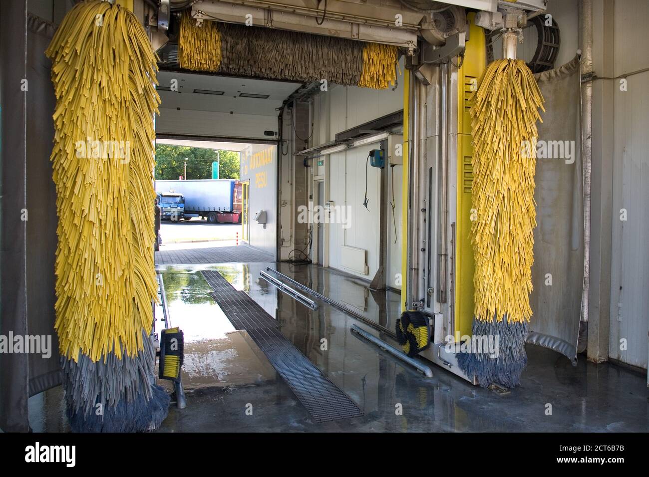 Car Wash Interior Stock Photo - Alamy