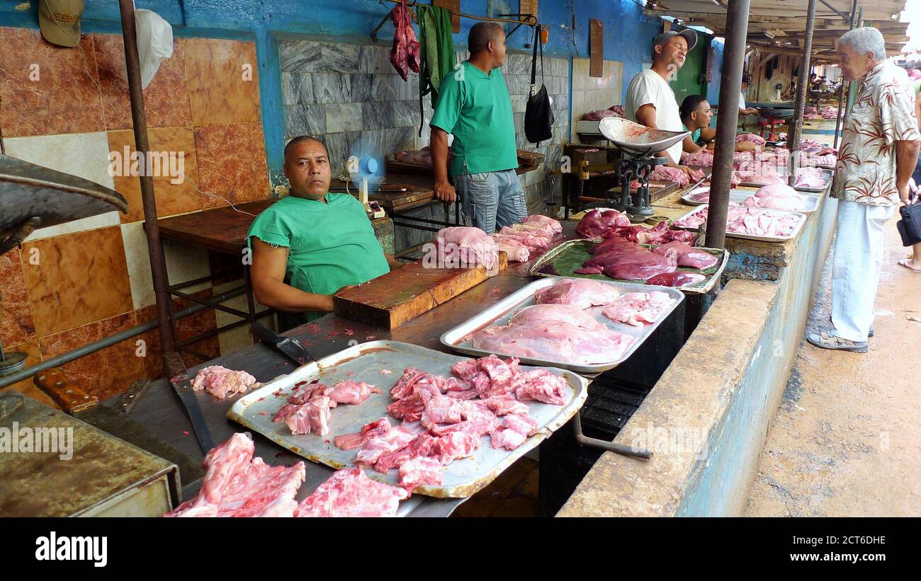 PEOPLE INSIDE A MEAT MARKET Stock Photo - Alamy