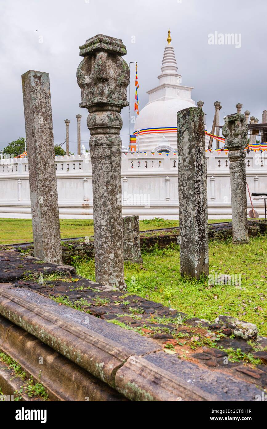 Thuparama dagoba in the mahavihara the great monastery hi-res stock ...