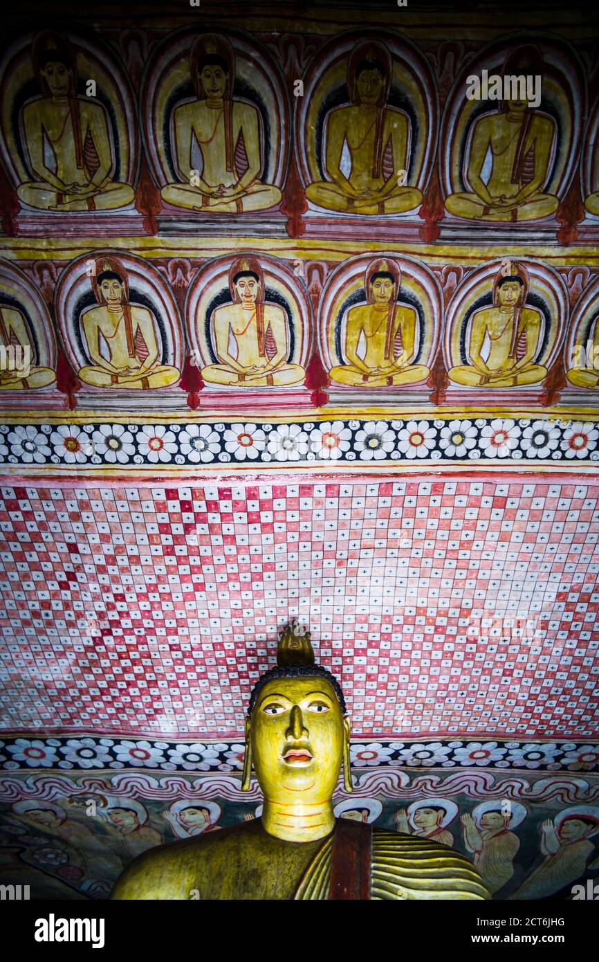 Dambulla Cave Temples, Buddha and wall painting in cave 2 (Cave of the ...