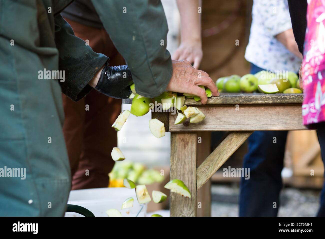 Cider making old fashioned hi-res stock photography and images - Alamy