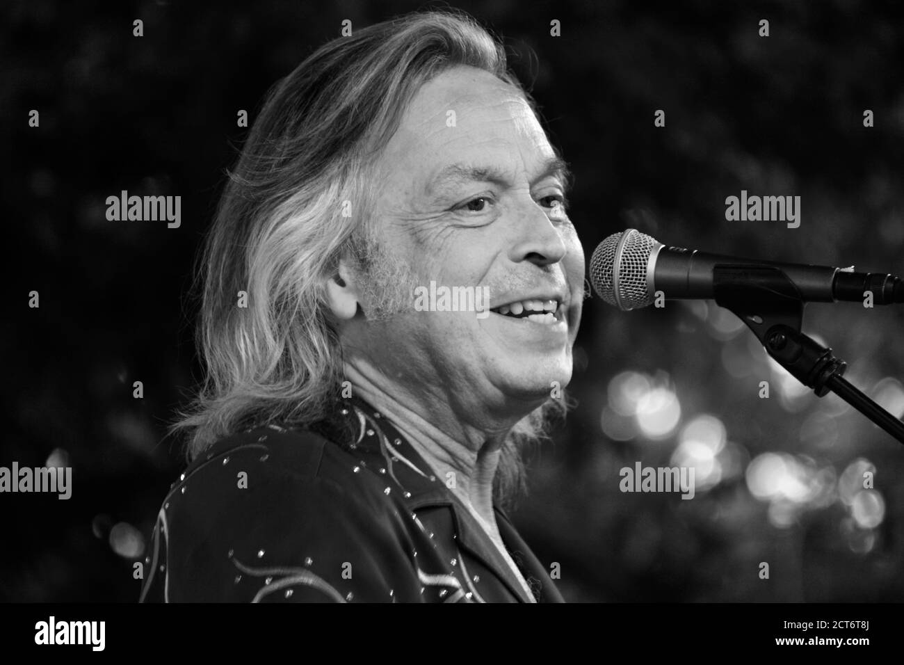 Country and western singer hi-res stock photography and images - Alamy