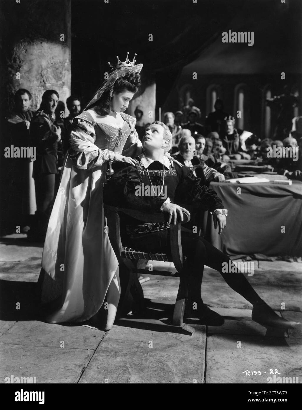 Hamlet (1948) eileen herlie hi-res stock photography and images - Alamy