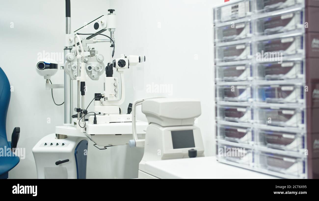 Slit lamp machine hi-res stock photography and images - Alamy