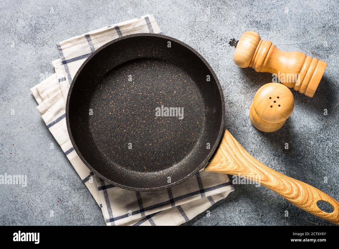 Nonstick coating hi-res stock photography and images - Alamy