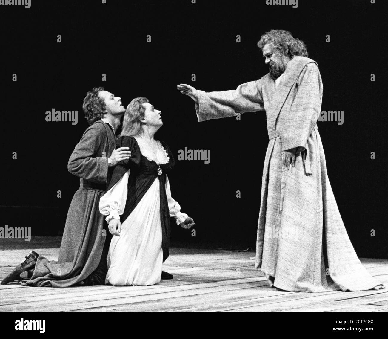 Barbara leigh hunt hi-res stock photography and images - Alamy