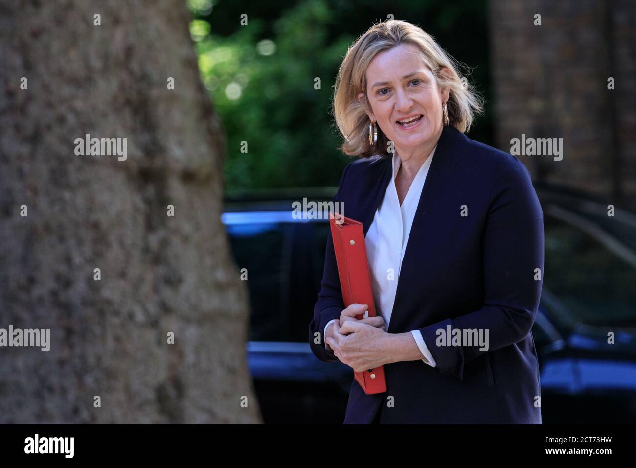 Minister with red folder hi-res stock photography and images - Alamy