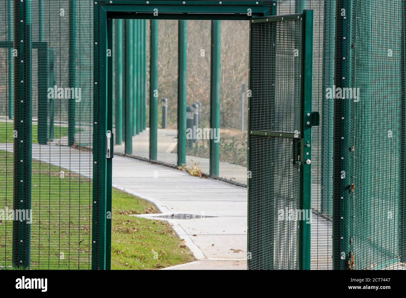 Security fencing at a facility in the UK Stock Photo - Alamy