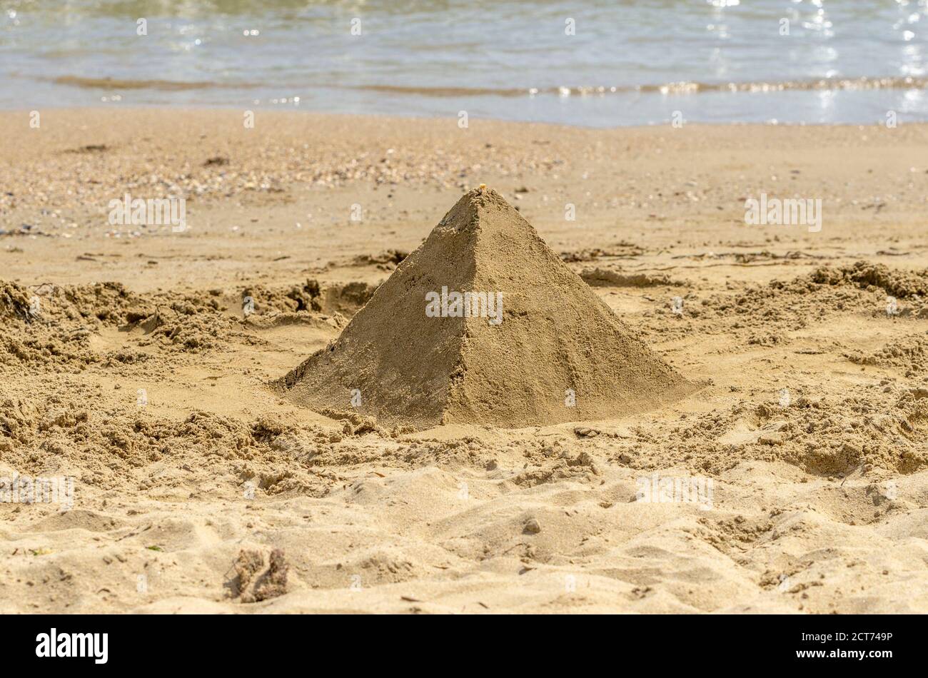 Child egypt pyramid hi-res stock photography and images - Alamy