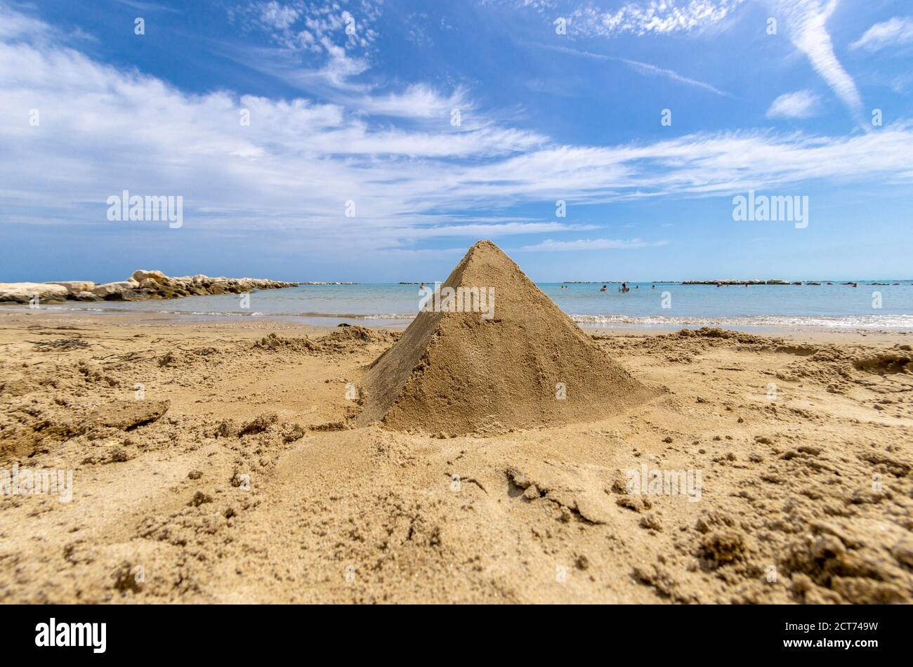 Child egypt pyramid hi-res stock photography and images - Alamy