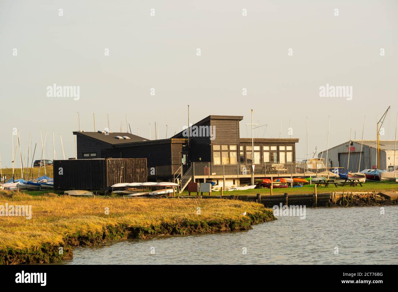 River alde architecture hi-res stock photography and images - Alamy
