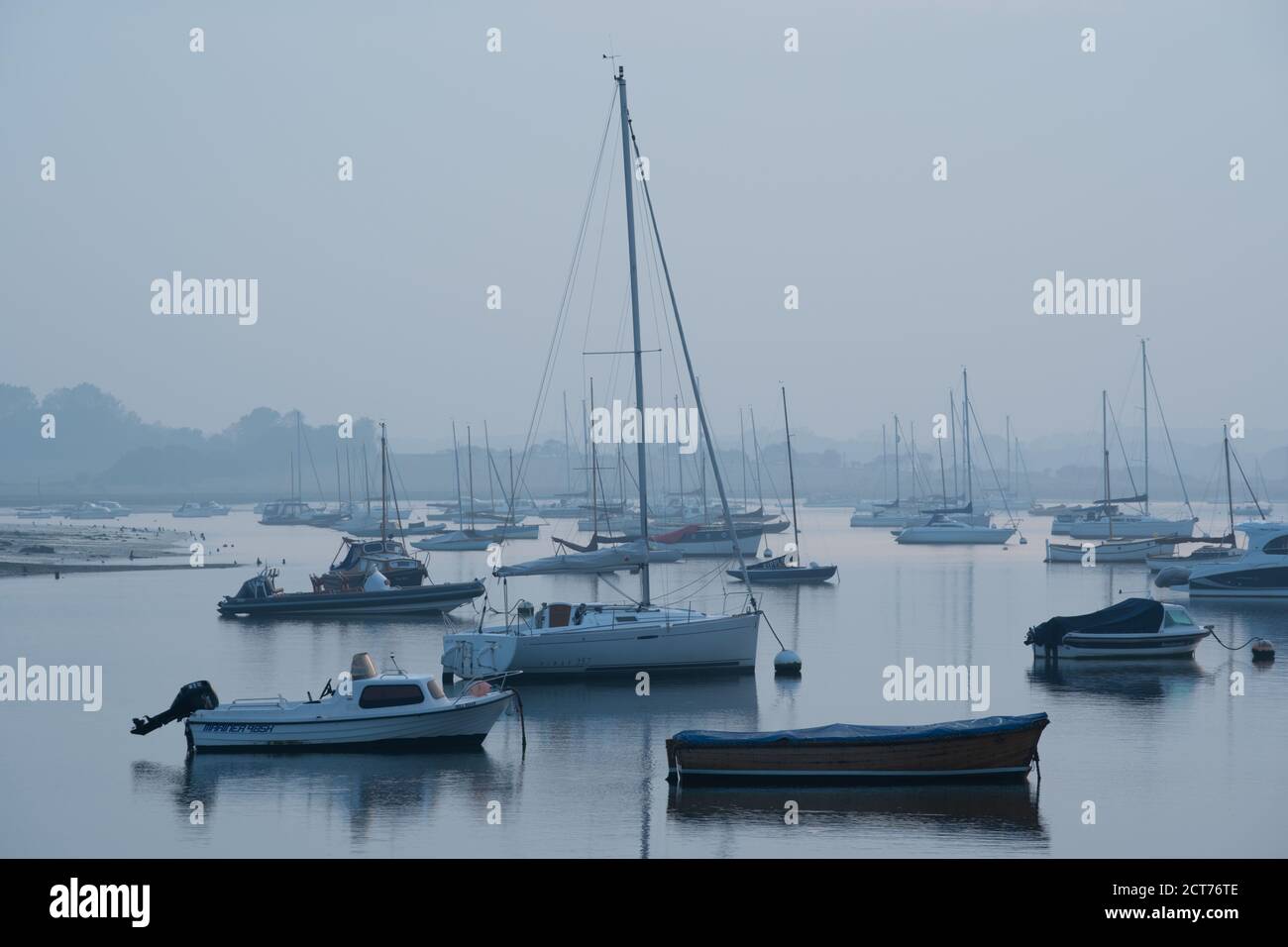 English yacht club hi-res stock photography and images - Alamy