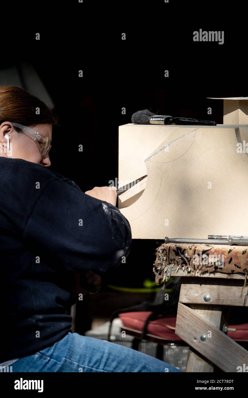 Chiselling stone hi-res stock photography and images - Alamy