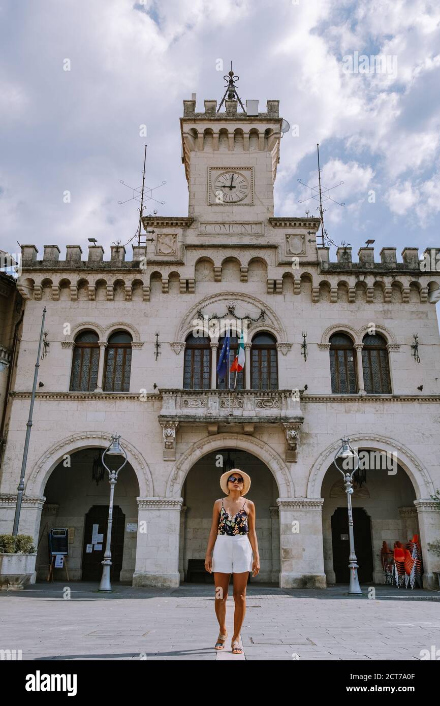 Vintage image of an urban scenic in rome hi-res stock photography and ...