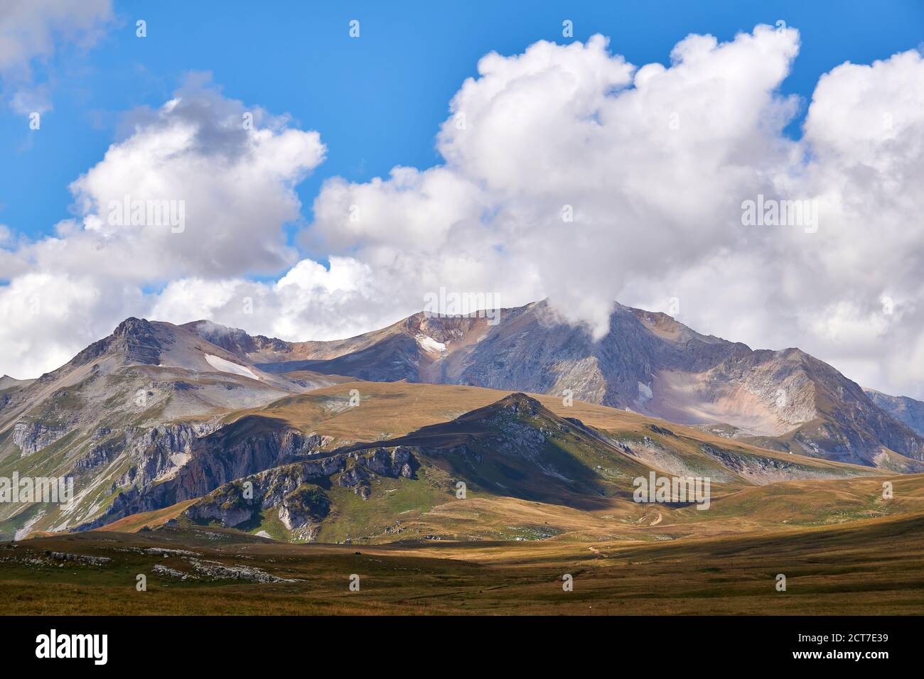 Treeless environment hi-res stock photography and images - Alamy