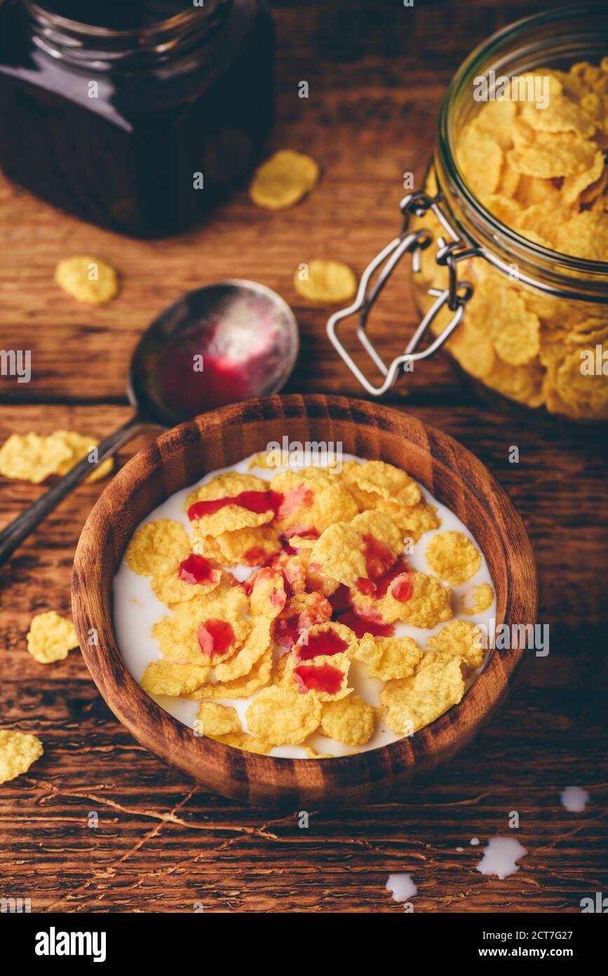 Breakfast with corn flakes Stock Photo - Alamy