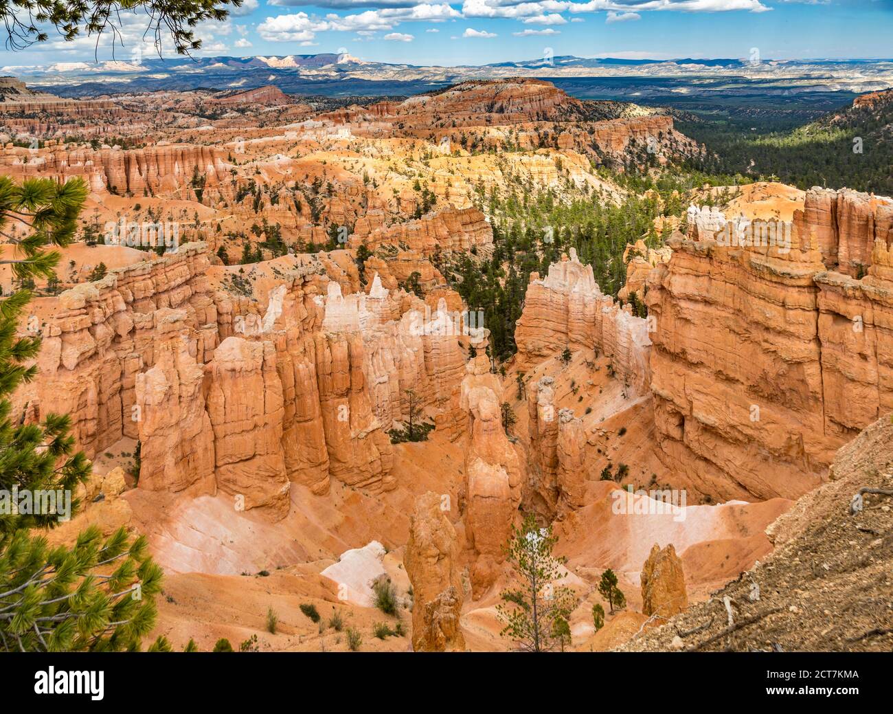 Sunset Point lookout in Bryce Canyon National Park in Utah Stock Photo ...