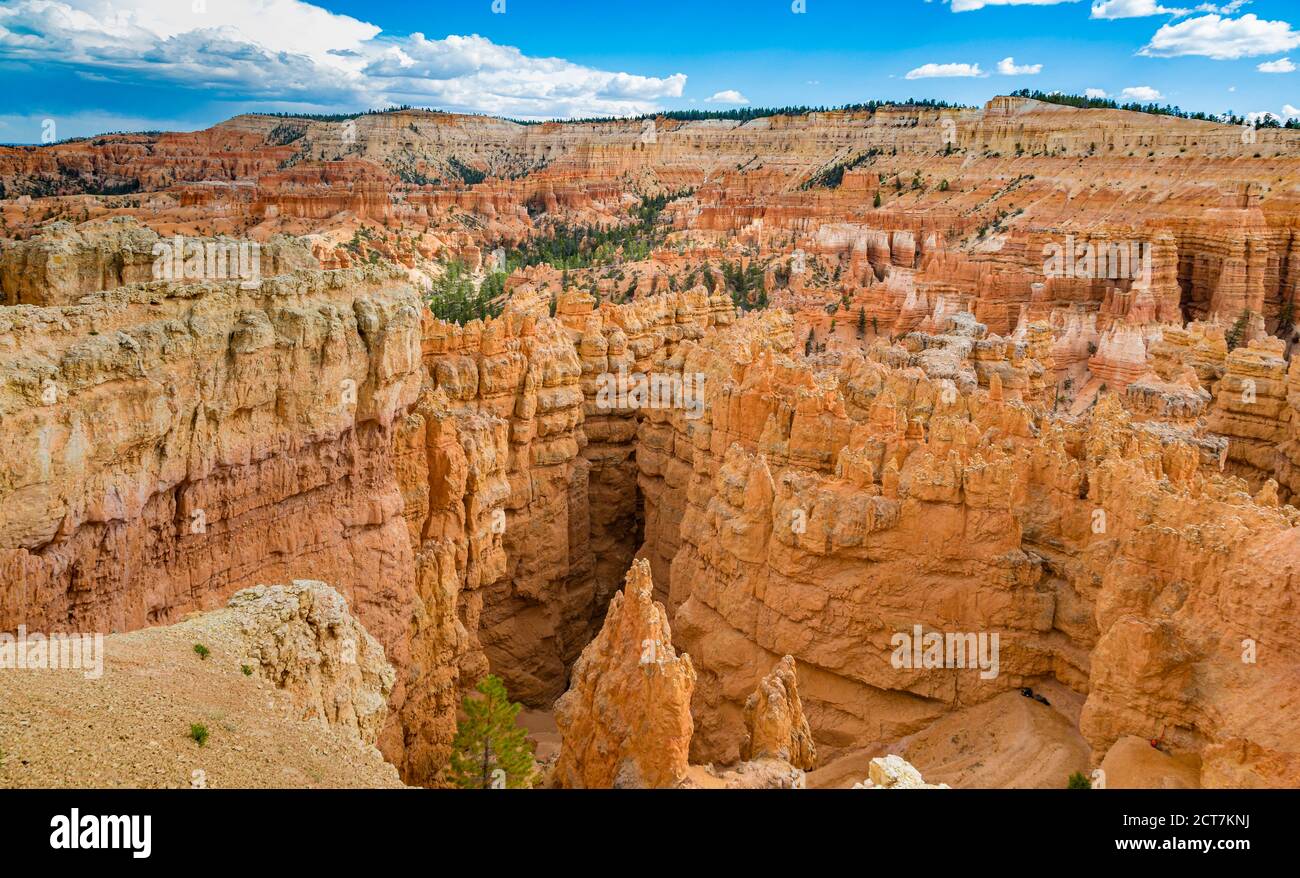Sunset Point lookout in Bryce Canyon National Park in Utah Stock Photo ...