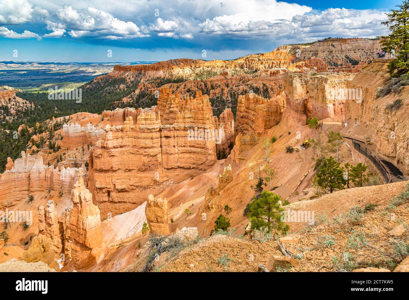Sunset Point lookout in Bryce Canyon National Park in Utah Stock Photo ...