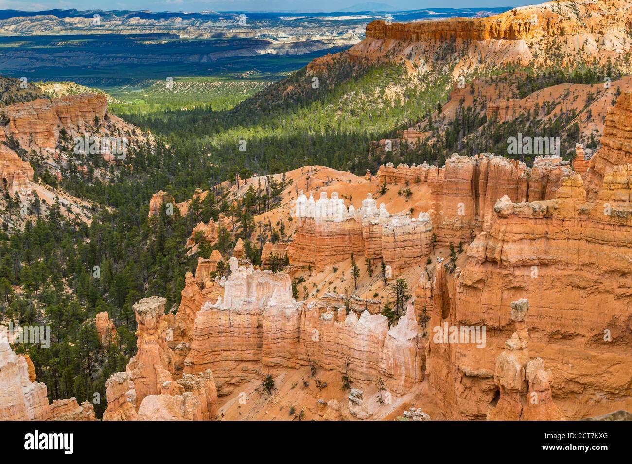 Sunset Point lookout in Bryce Canyon National Park in Utah Stock Photo ...
