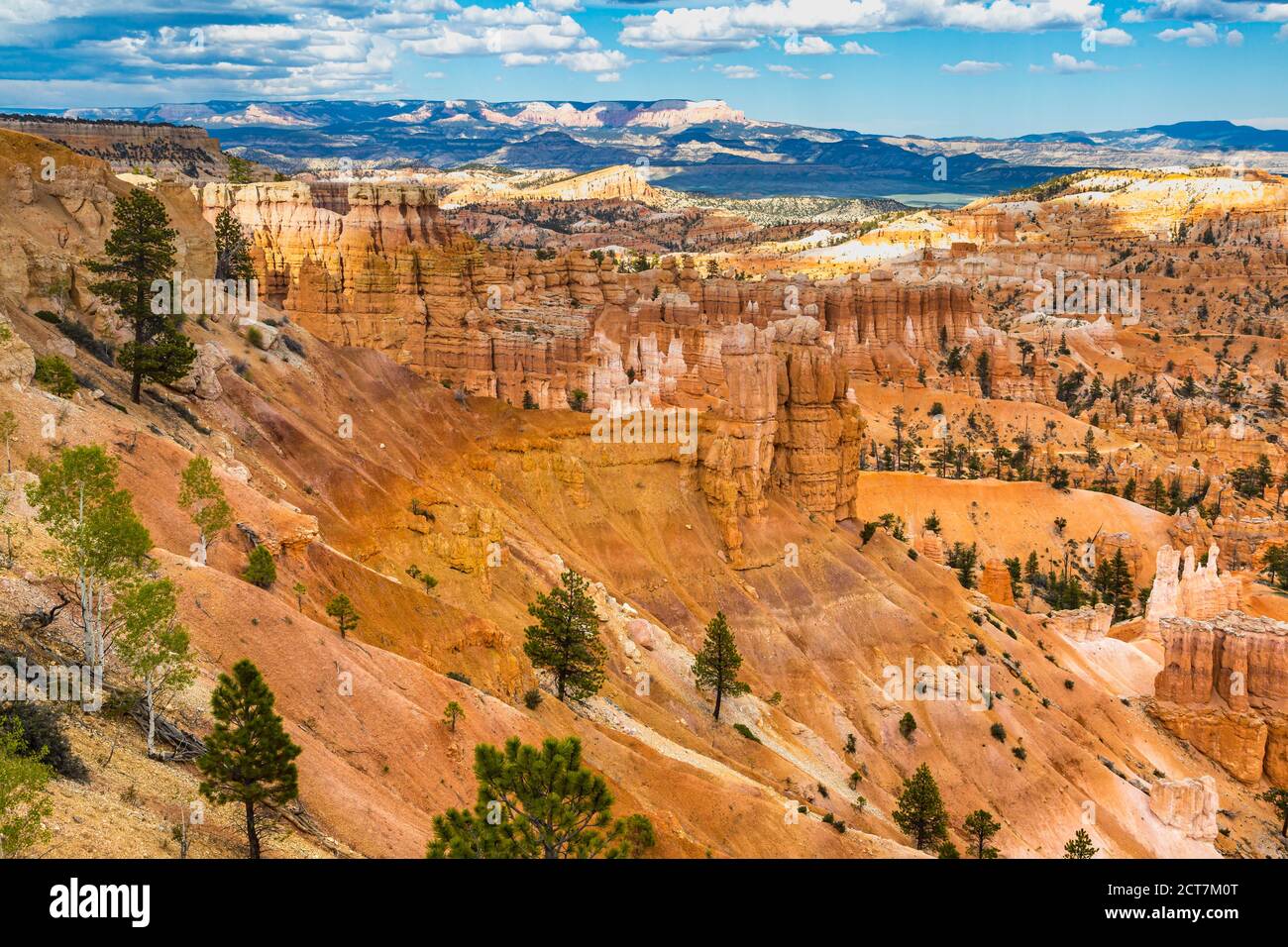 Sunset Point lookout in Bryce Canyon National Park in Utah Stock Photo ...