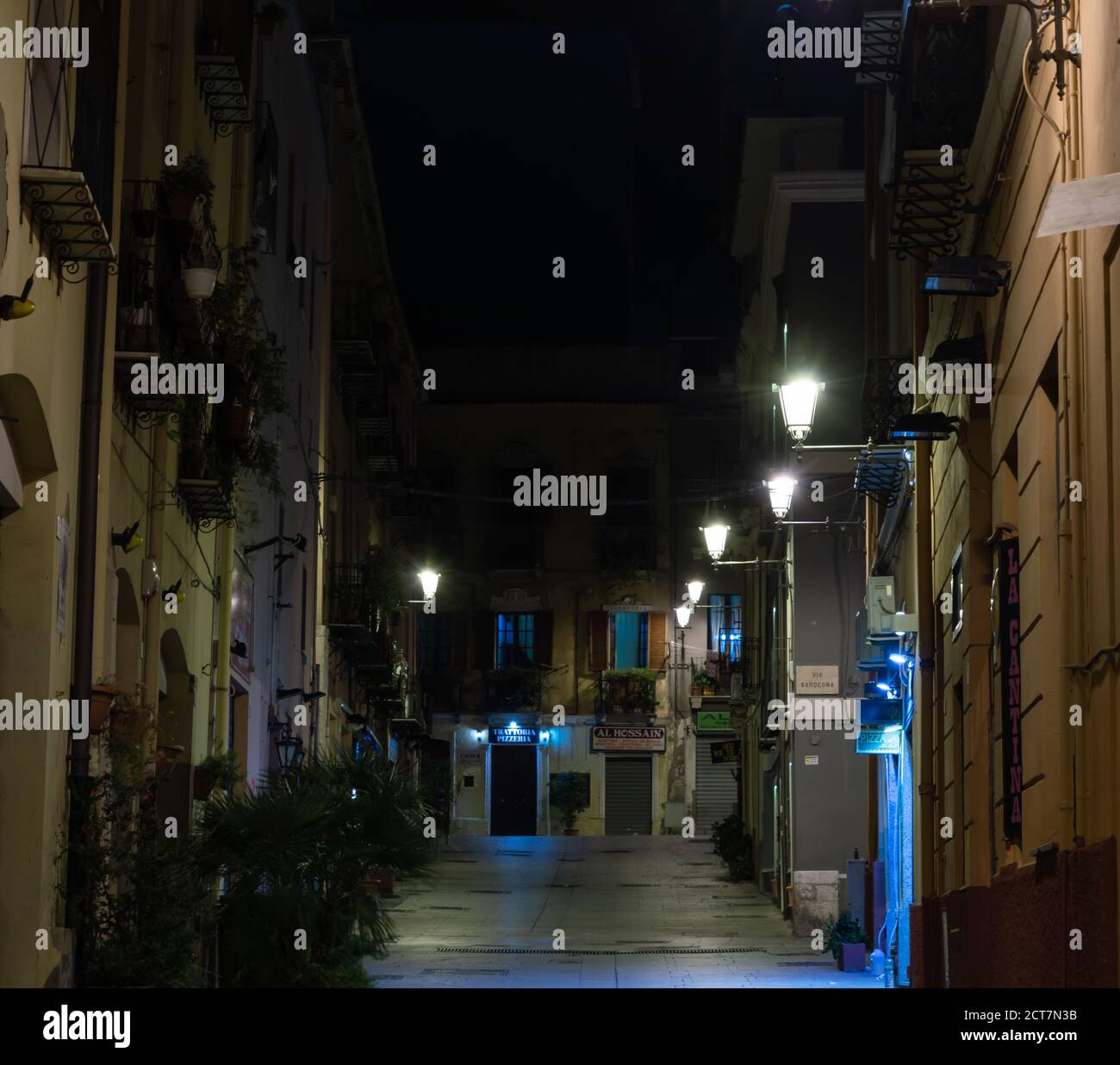 Night scene in outdoor hi-res stock photography and images - Alamy