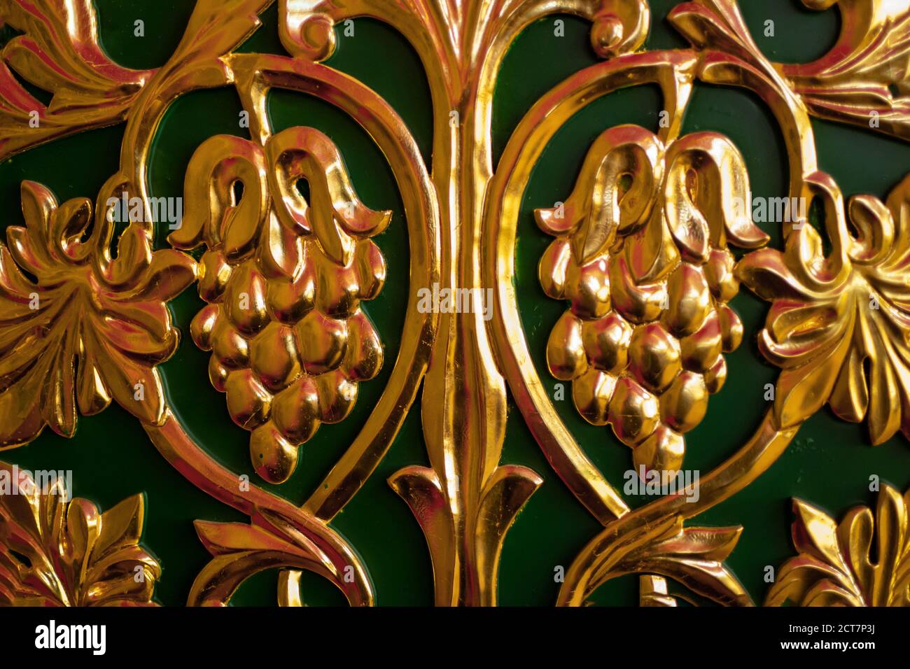 Grape vine carving hi-res stock photography and images - Alamy