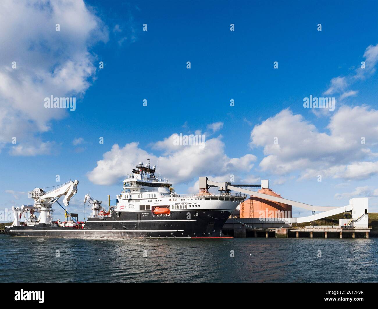 250 ton active heave crane hi-res stock photography and images - Alamy