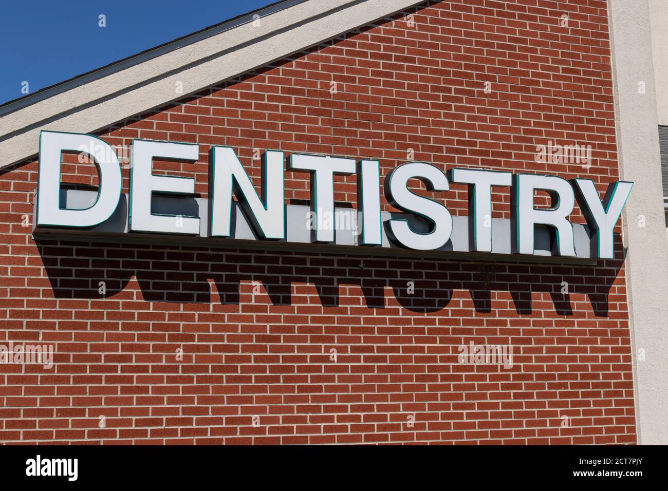 Dental office exterior hi-res stock photography and images - Alamy