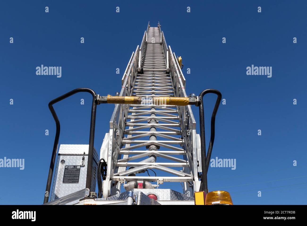 Aerial ladder truck hi-res stock photography and images - Alamy