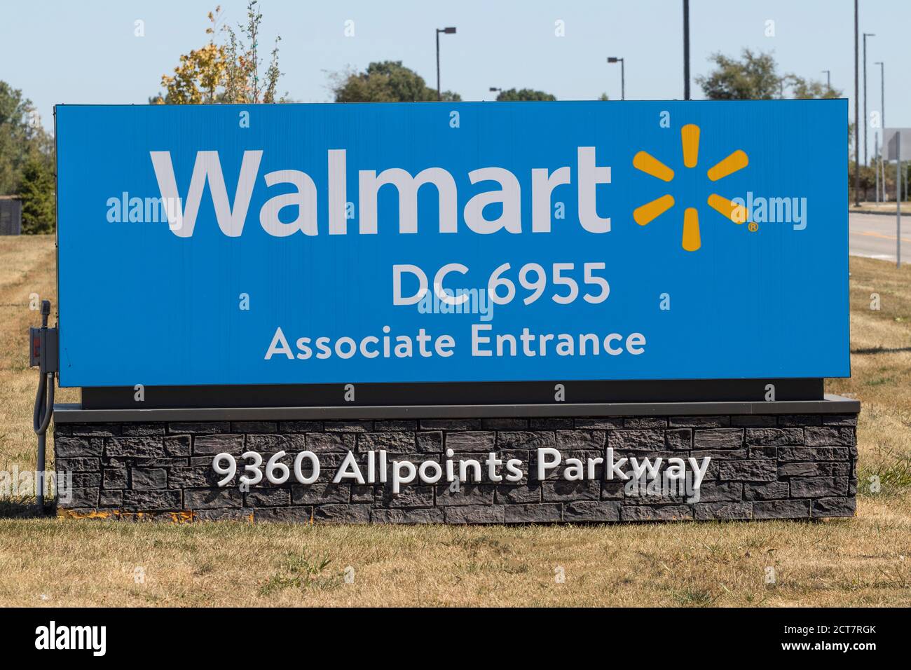 Walmart supercenter grocery supermarket food hi-res stock photography ...