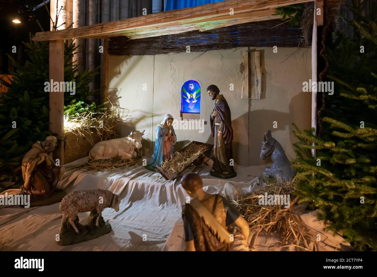 Christmas nativity scene without baby Jesus Creche Stock Photo - Alamy