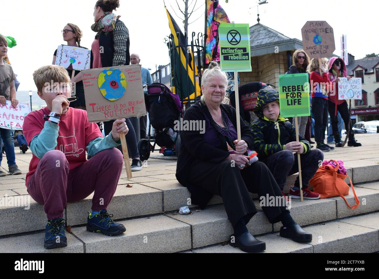 World global movement hi-res stock photography and images - Alamy